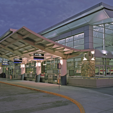 Redmond Municipal Airport (RDM) Guide | Flights, Parking, Car Rentals ...